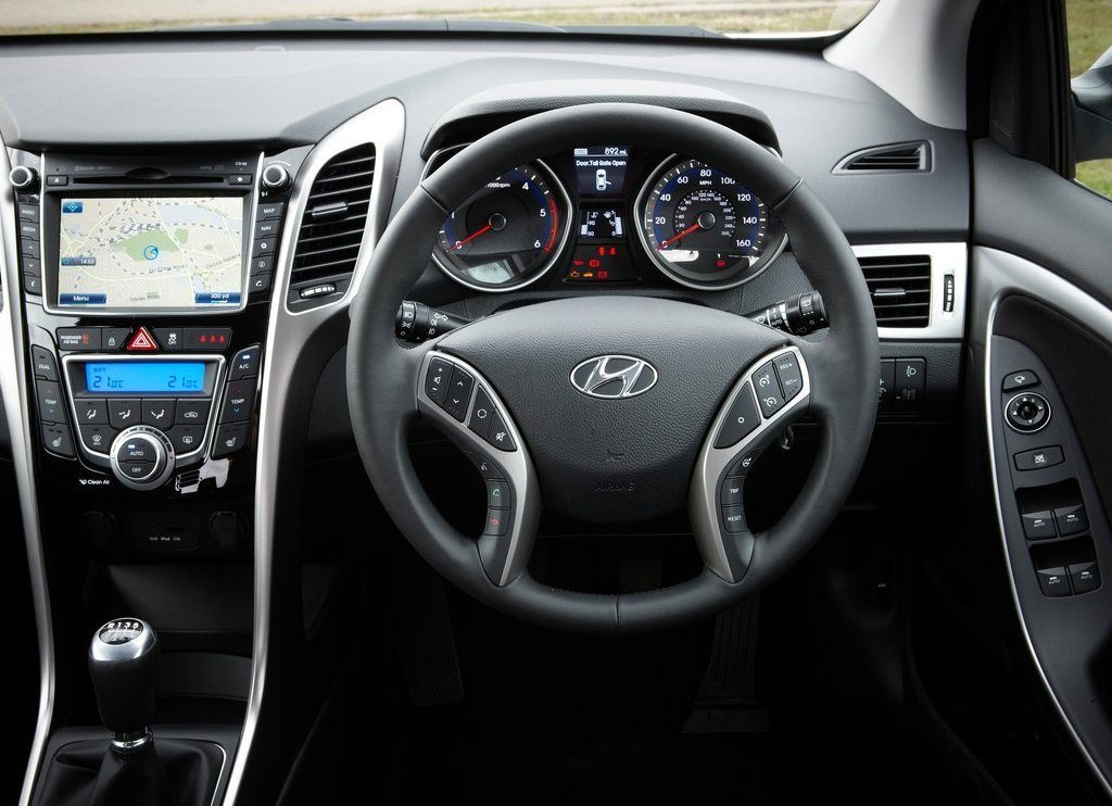 2013 Hyundai i30 Interior Driver Seat View - CarBlogIndia