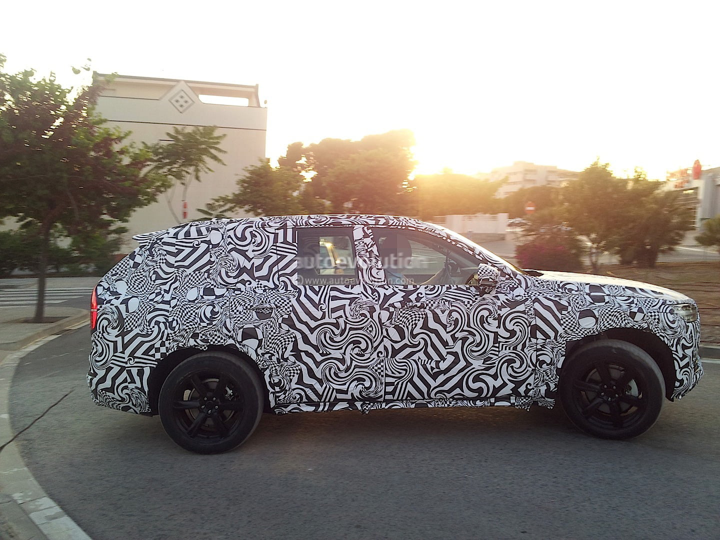 Volvo XC90 Modular Chassis Explained, Headlight Teased » Car Blog India