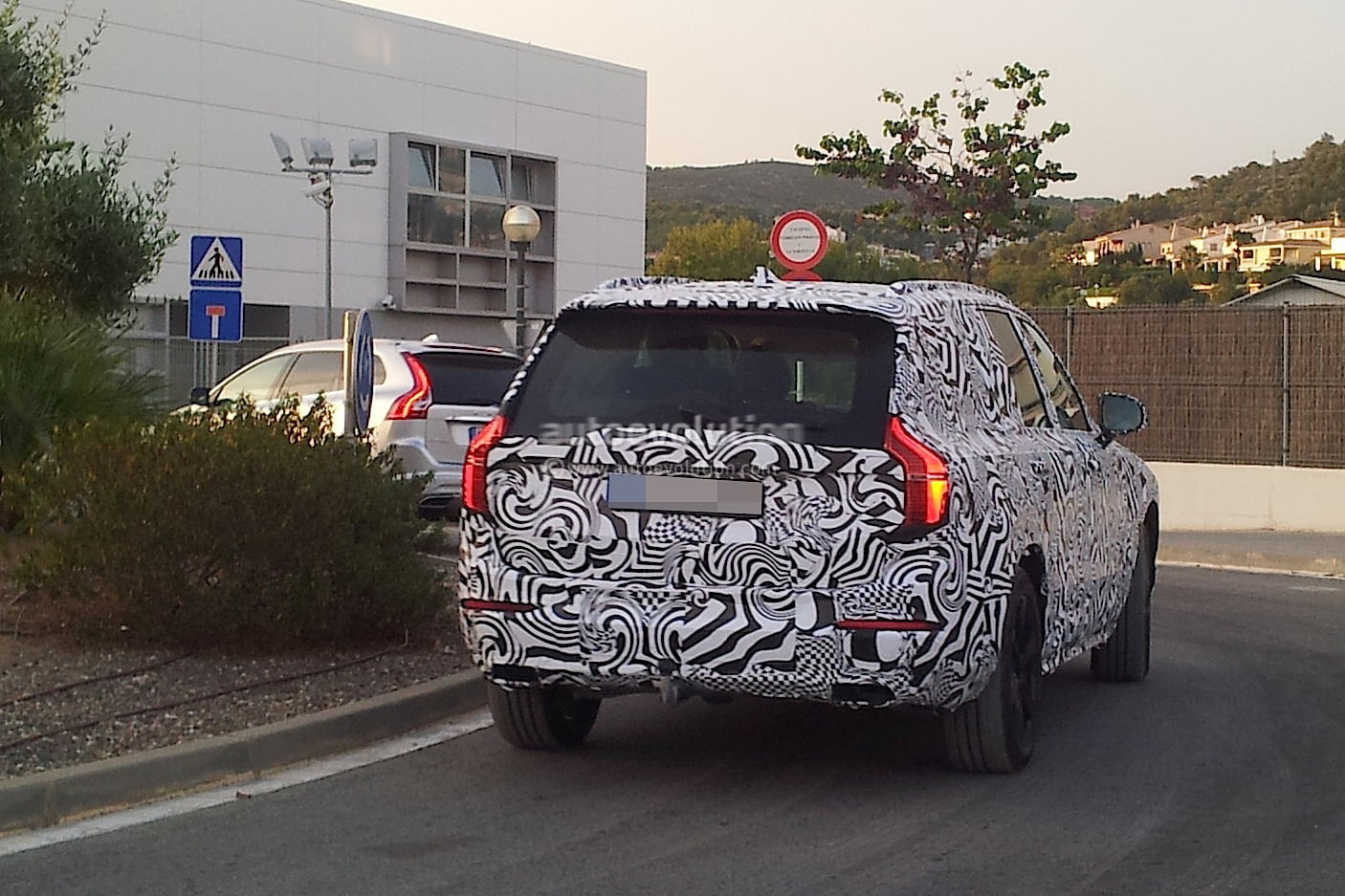 Volvo XC90 Modular Chassis Explained, Headlight Teased » Car Blog India