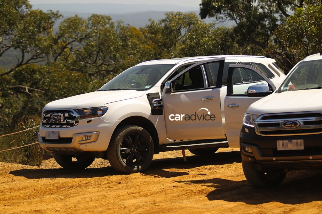 2016-Ford-Endeavour-White-Grille - CarBlogIndia