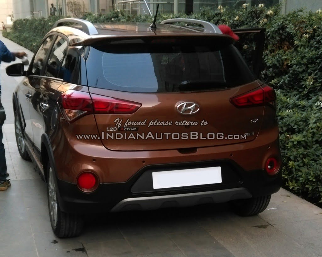 Hyundai-i20-Active-rear-pics - CarBlogIndia