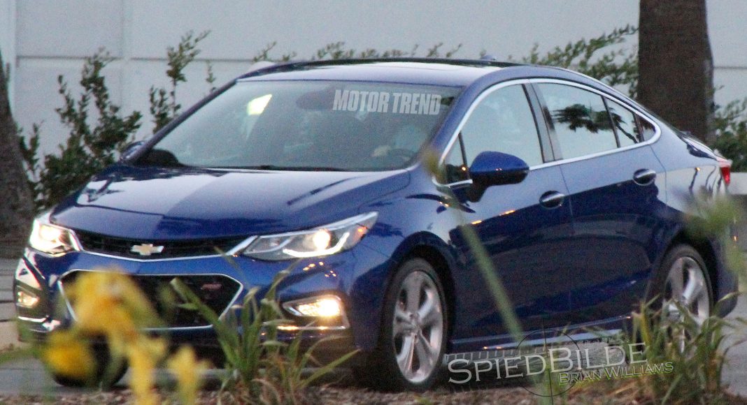New Model Chevrolet Cruze Pics, Launch, Specs, Details