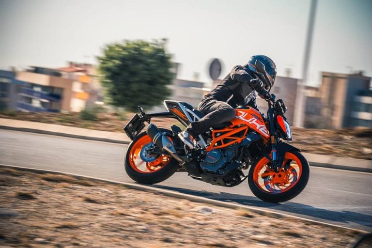 KTM Duke 390 Old vs New Model Comparison of Design, Specifications