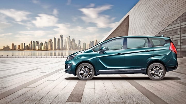 Mahindra Marazzo Price In India, Features, Specs, Mileage & Other Details