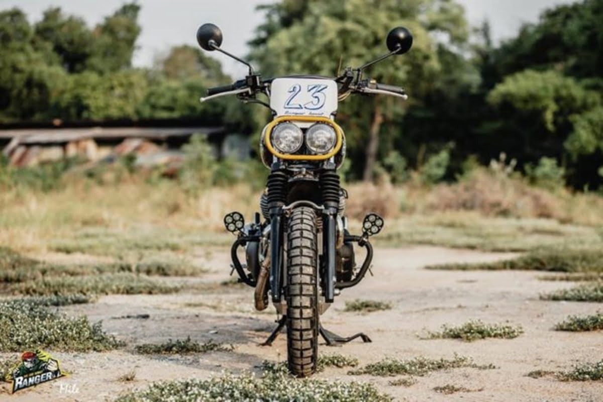 This Modified Royal Enfield Interceptor 650 Can Hit a Trail in ...