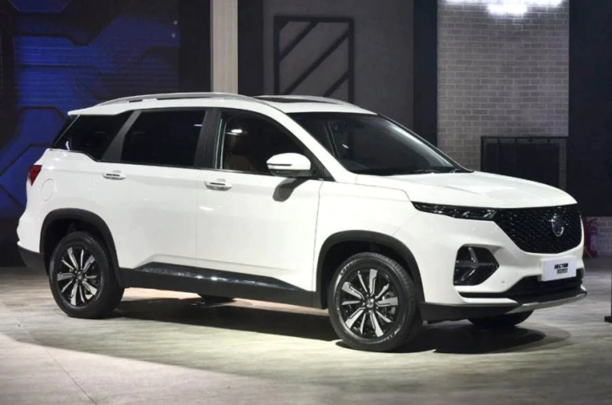 Here's All The Features on Offer on the MG Hector Plus! Here's All The Features on Offer on the MG Hector Plus!