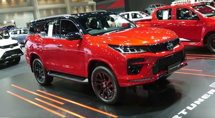 Watch New Toyota Fortuner GR Sport in In-Depth Walkaround Video » Car ...