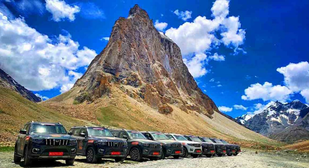 Mahindra Scorpio N Convoy Drives to Lahaul via Atal Tunnel
