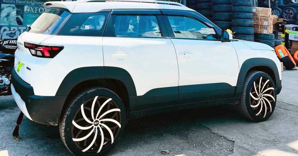 India’s First New Maruti Brezza with 20-inch Alloys- Video » Car Blog India