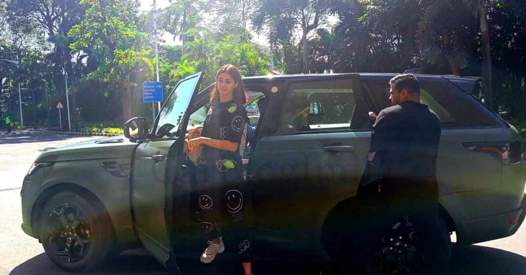 Ananya Pandey Snapped with her Range Rover Sport » Car Blog India
