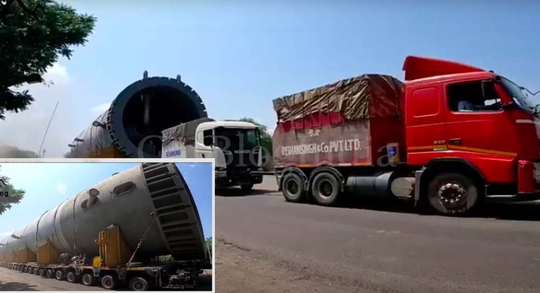 Mega Trucks Carry Reactors Weighing 1908000 KG