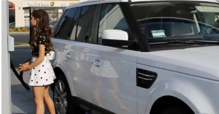 Here’s the Lavish Car Collection of Ariana Grande » Car Blog India