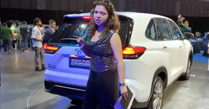 Toyota Innova Hycross Base Model Features Listed Out – VIDEO » Car Blog ...