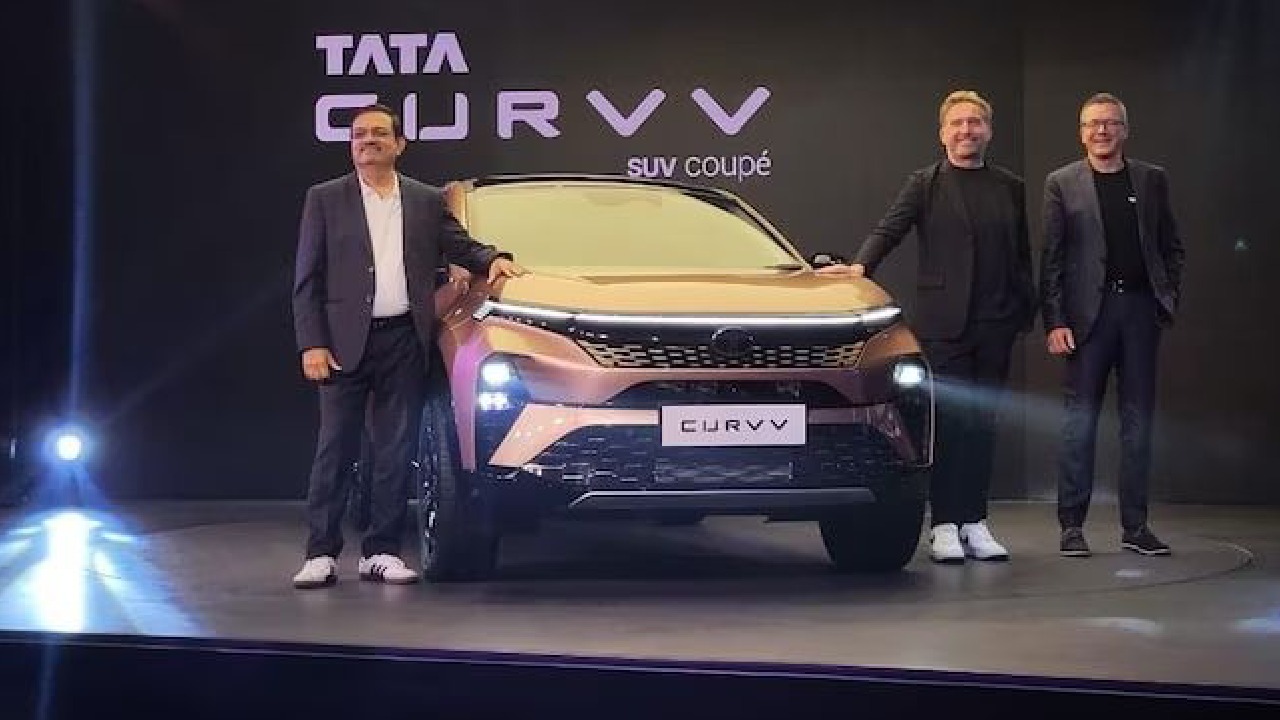 Tata Curvv Seen with Faulty DRLs, Fog Lamp at Official Launch Event