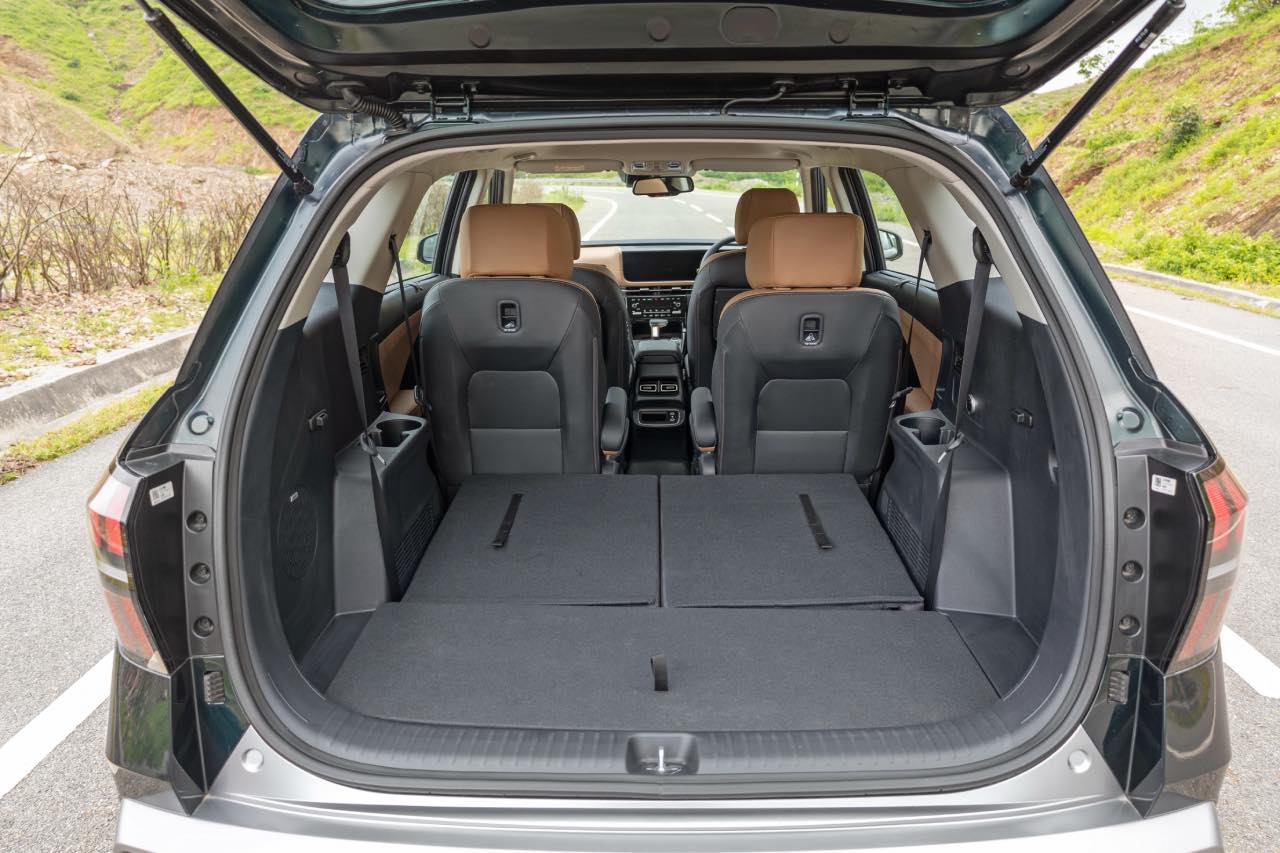 2024 Hyundai Alcazar Facelift Test Drive Review, Features, Specs