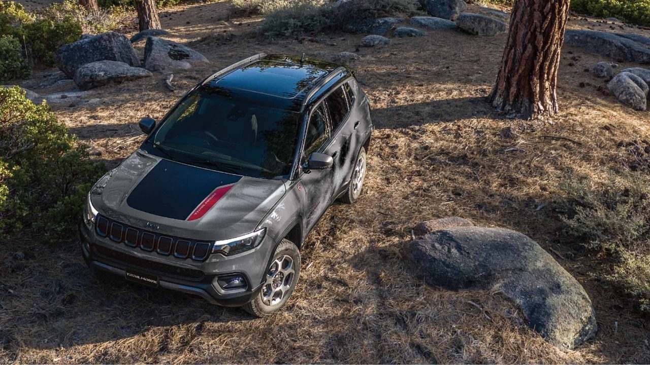 Jeep Compass Trailhawk Reimagined as a Hardcore Off-Roader