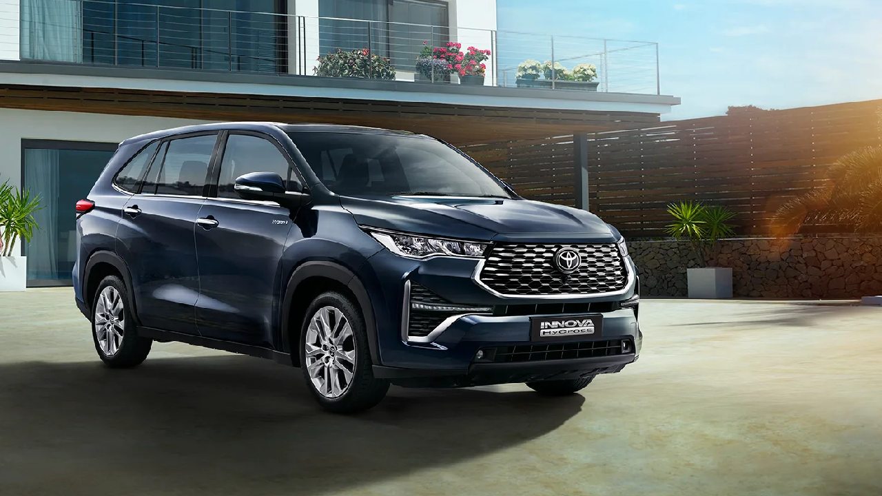 Toyota Innova Hycross Facelift Imagined with Legender Vibes