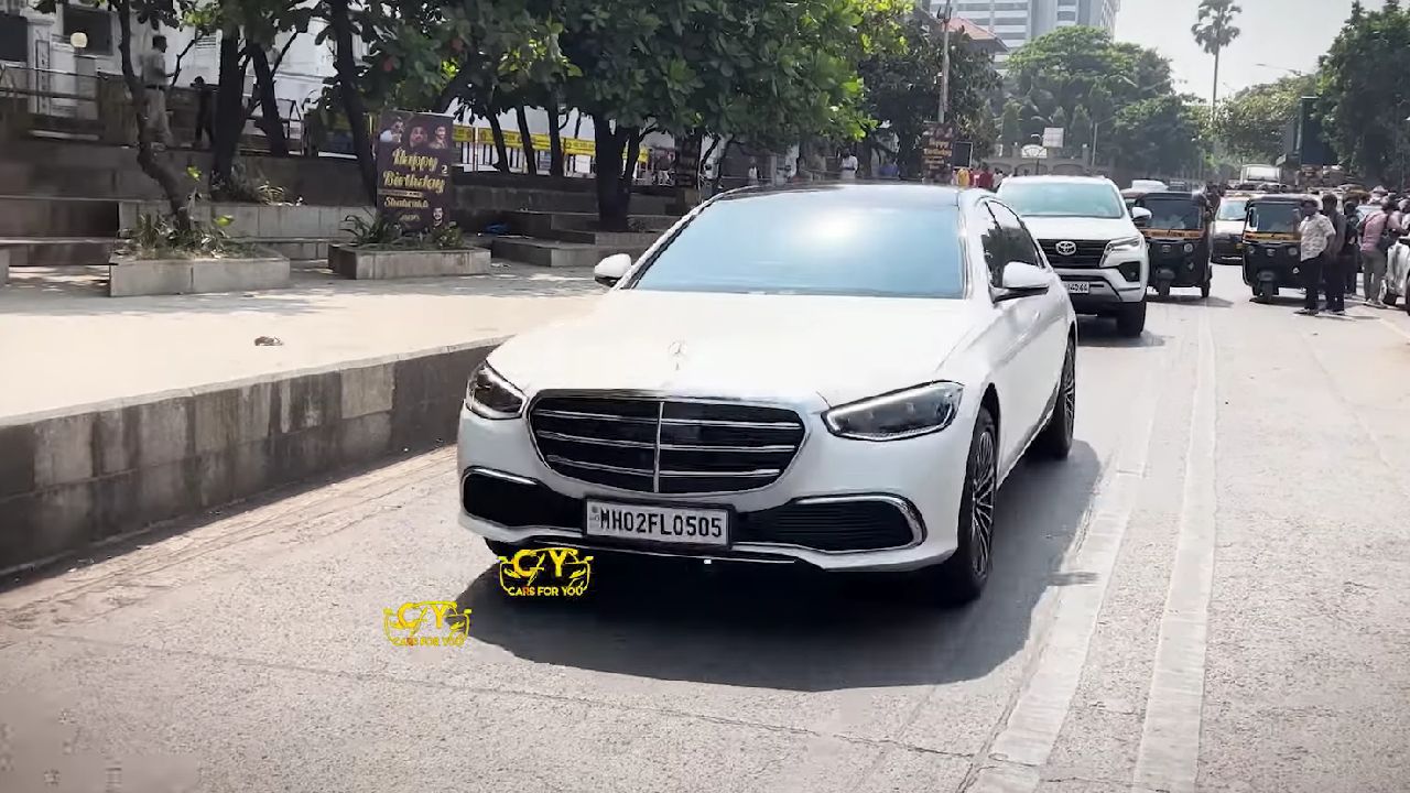 Latest Car Collection of Shahrukh Khan is Insane