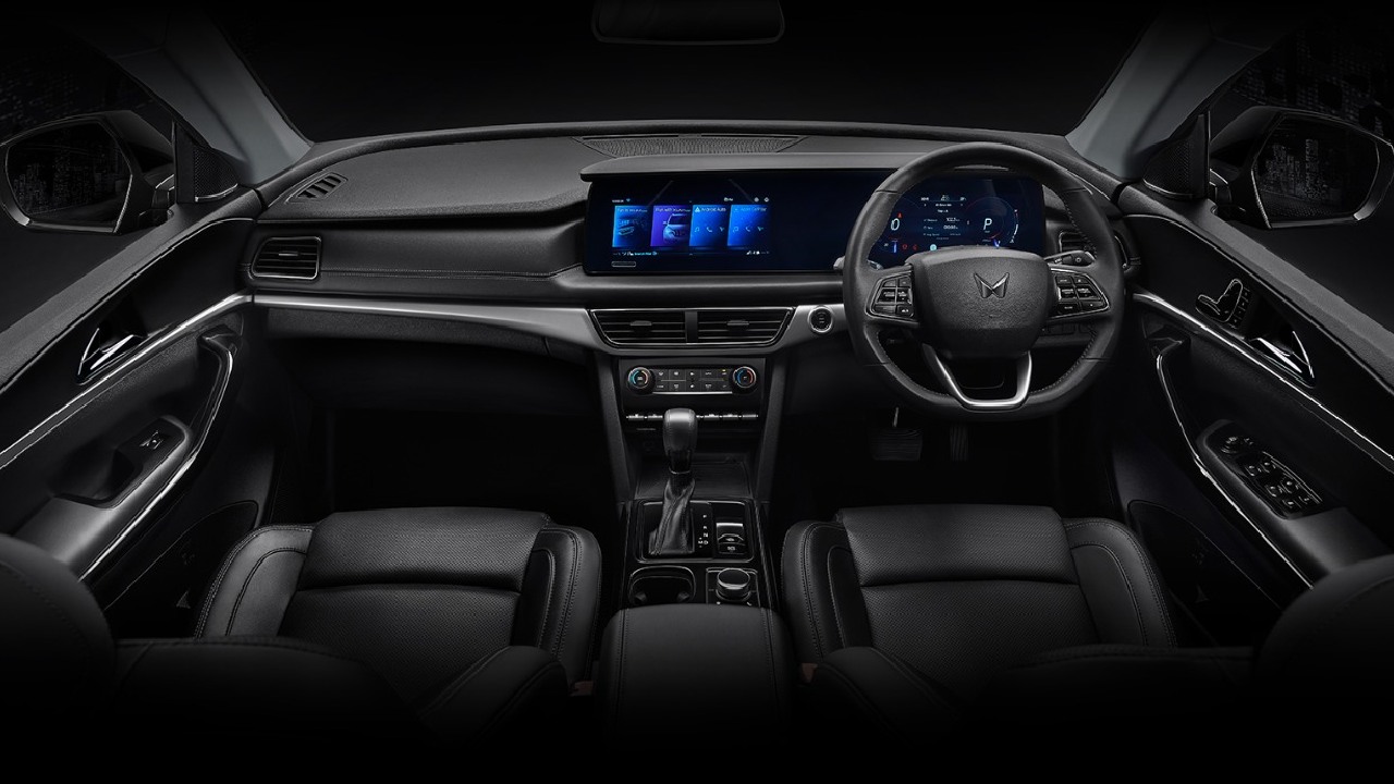Mahindra XUV700 Ebony Limited Edition Launched