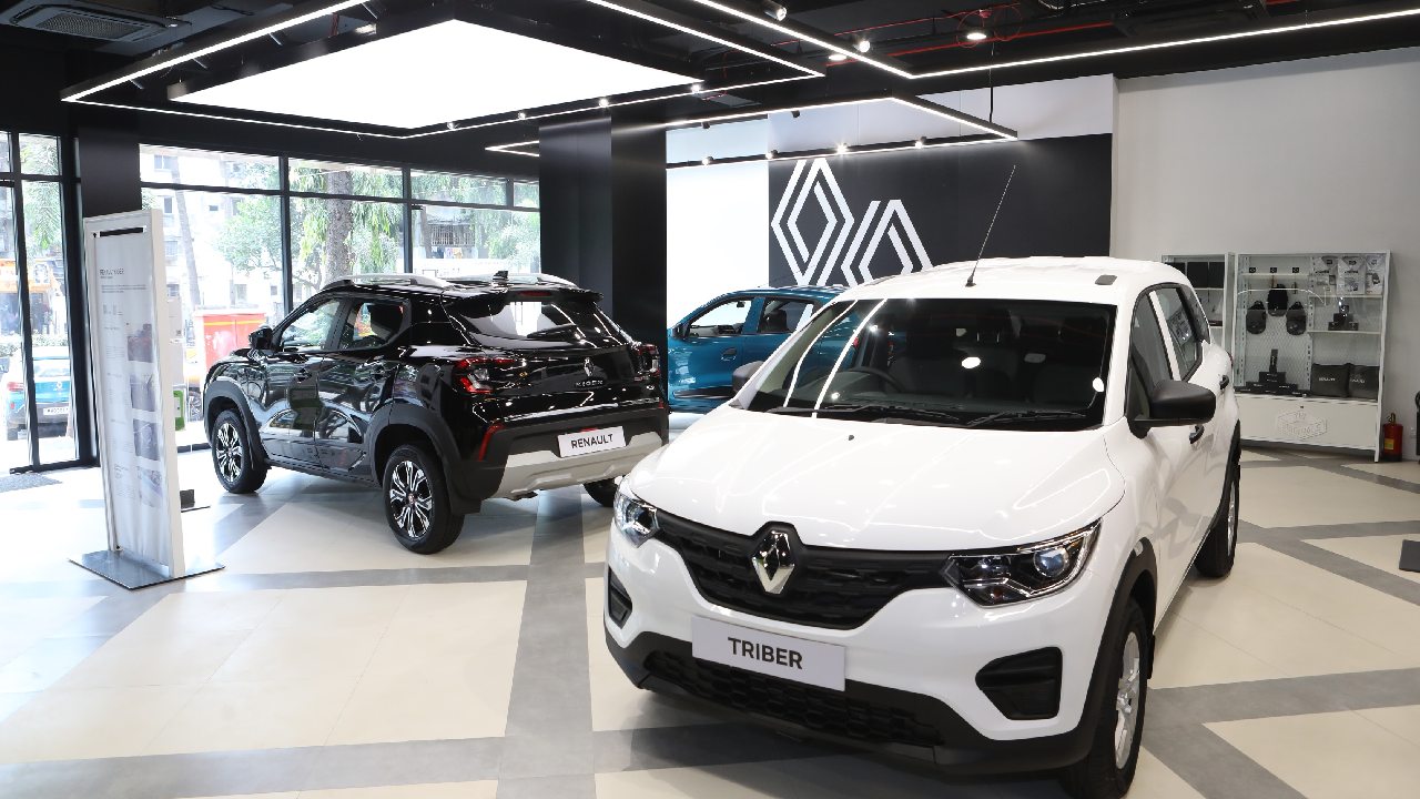 Renault Opens First new’R Store of Maharashtra in Mumbai