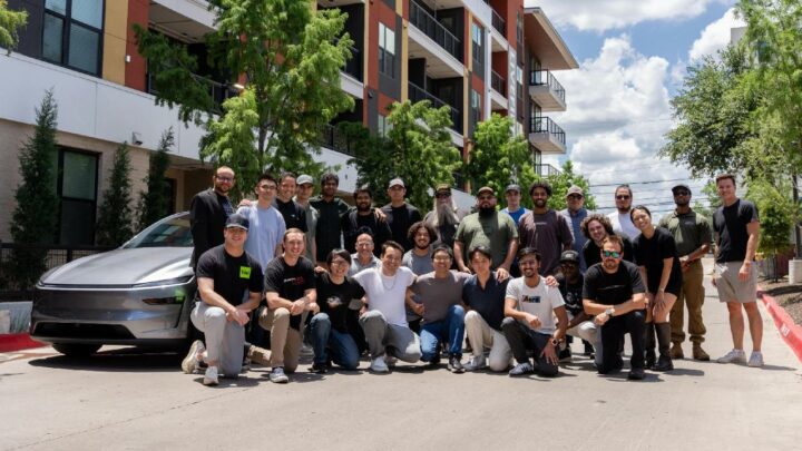 Tesla Demonstrates World’s First Autonomous Car Delivery